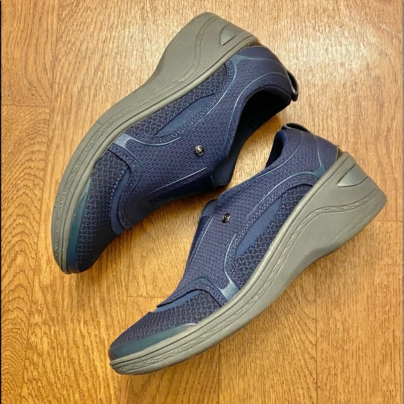 Bzees | Shoes | Bzees Sneakers | Poshmark